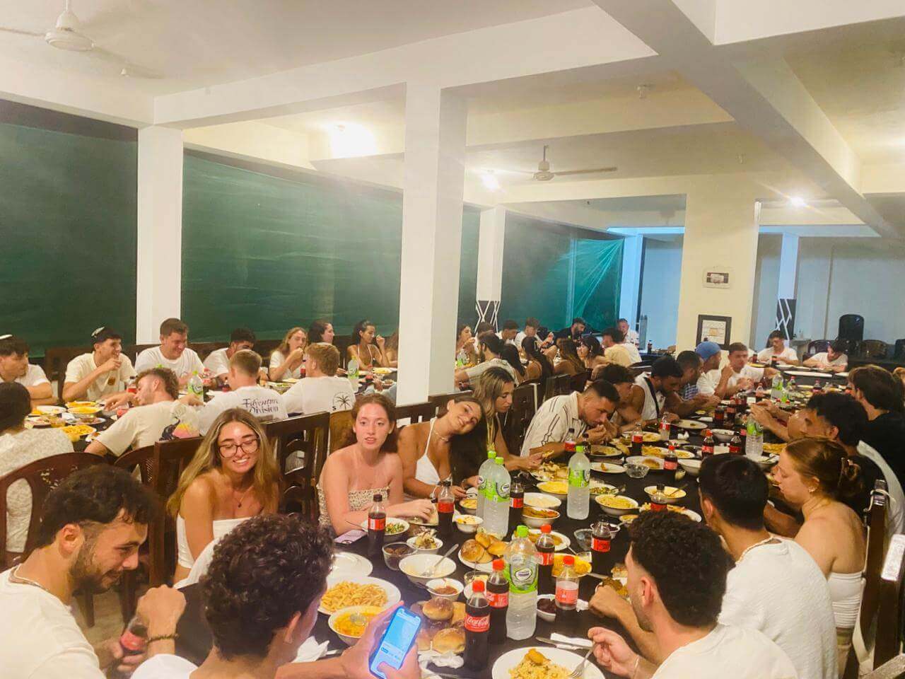 מסעדת חומוס בארוגם ביי - מזרחניק
